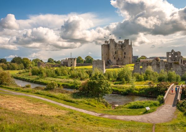 Lais Puzzle - Trim Castle, normannische Burg am Südufer des Flusses ...
