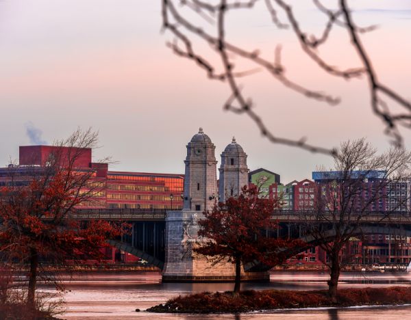 Lais Puzzle - Blick auf die Longfellow Bridge, Boston am Morgen. Die ...